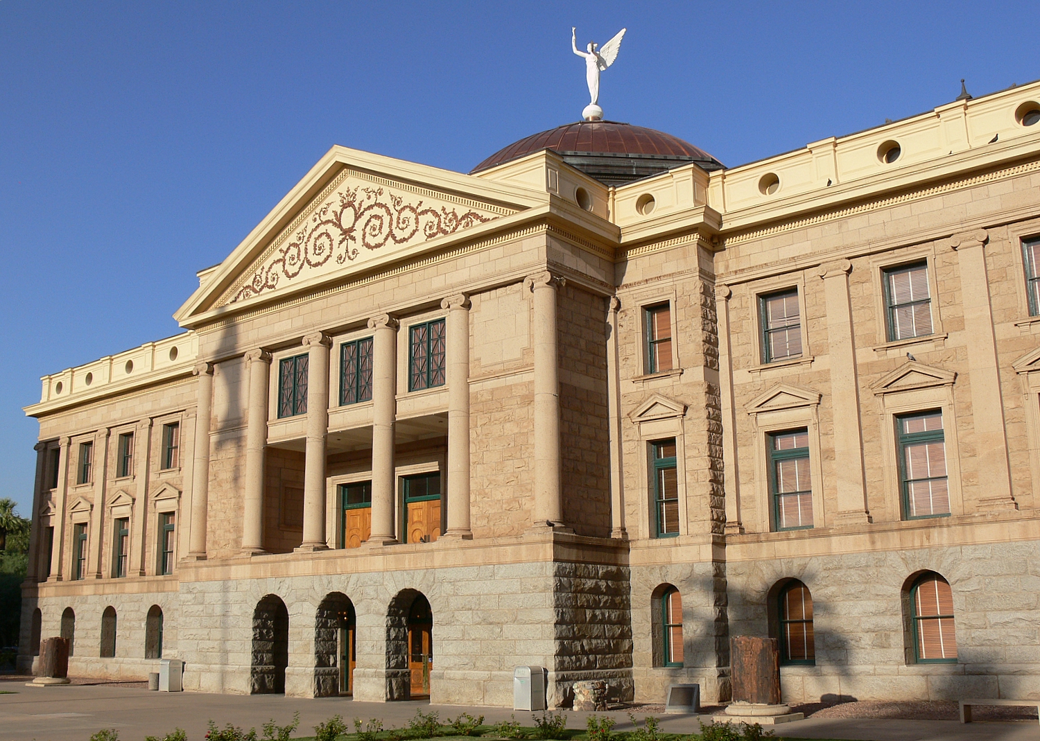 Arizona housing reform push would curb HOA, design mandates