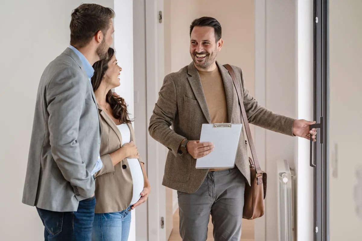 30 Must-have Real Estate Text Message Scripts to Convert Leads